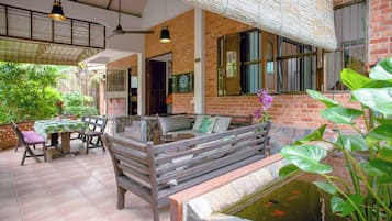 Villa, 4 quartos, fumadores, piscina privativa | Refeições ao ar livre