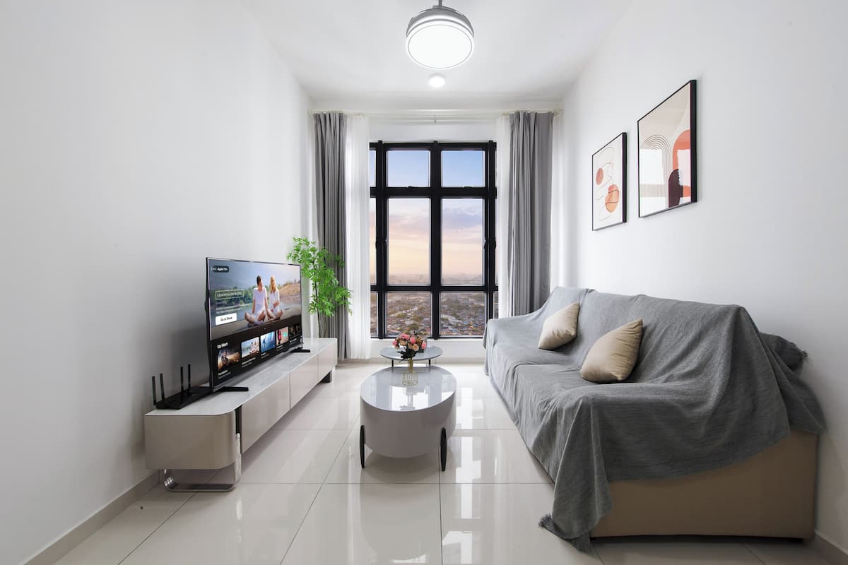 Apartamento superluxo, 2 quartos, cozinha, vista para a cidade | Área de estar