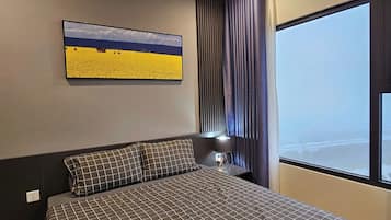 Quarto Deluxe, Vista para a cidade | Cofre no quarto, secretária