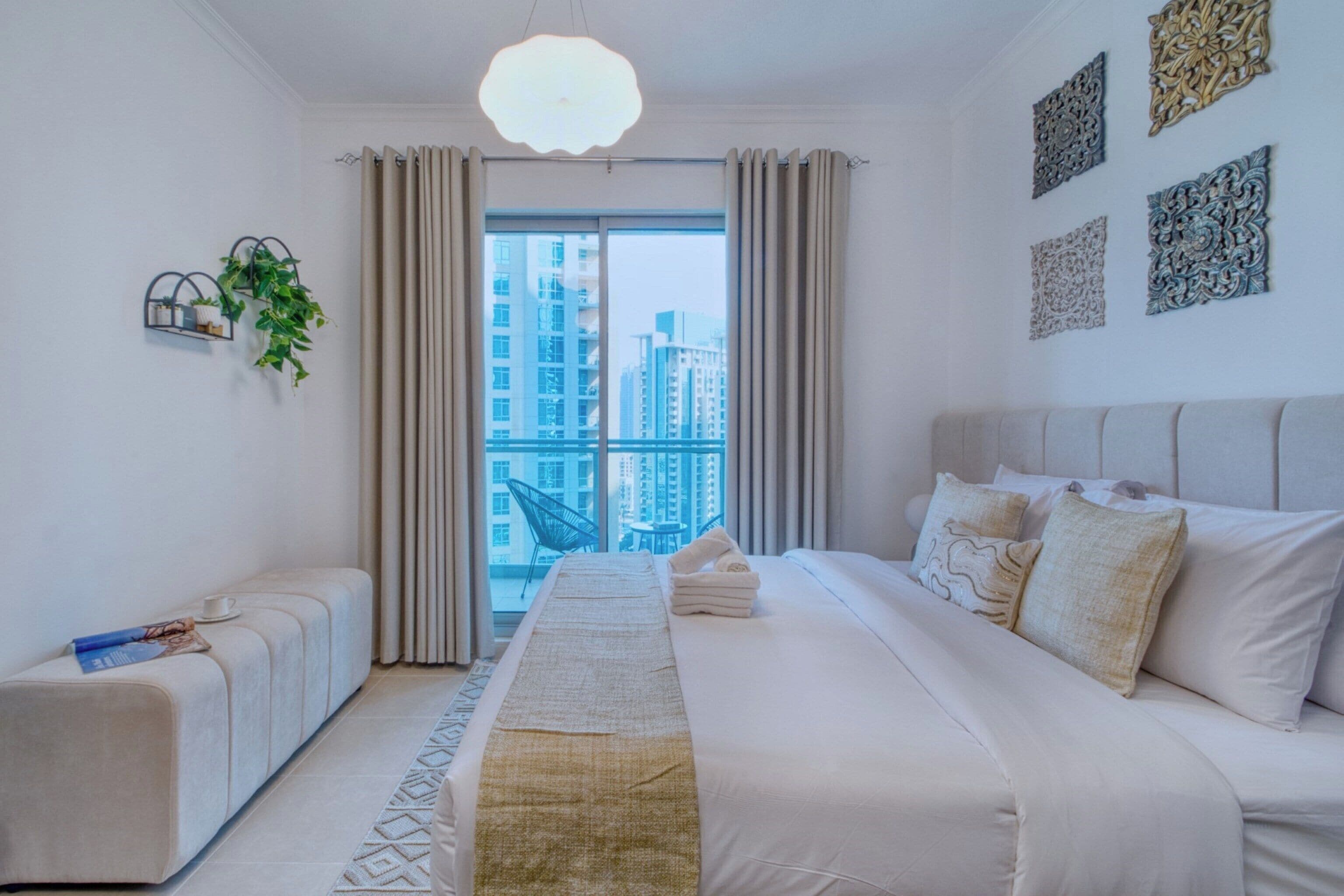 Apartamento superluxo, 1 quarto, sacada, vista para a cidade | Individualmente decorados, individualmente mobiliados, escrivaninha