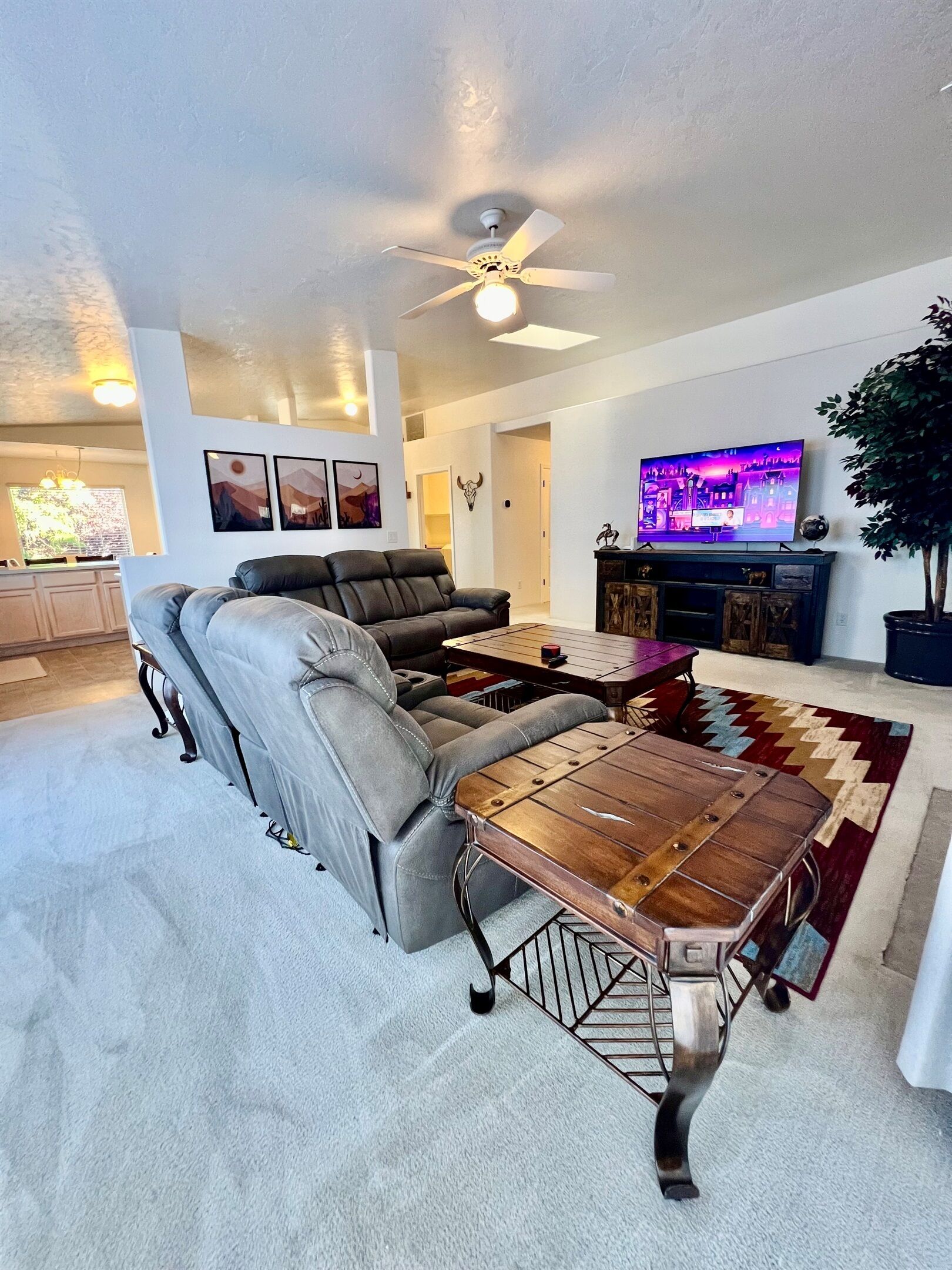 Large Prescott Home W/3-car Garage Central & Quiet - Prescott, AZ