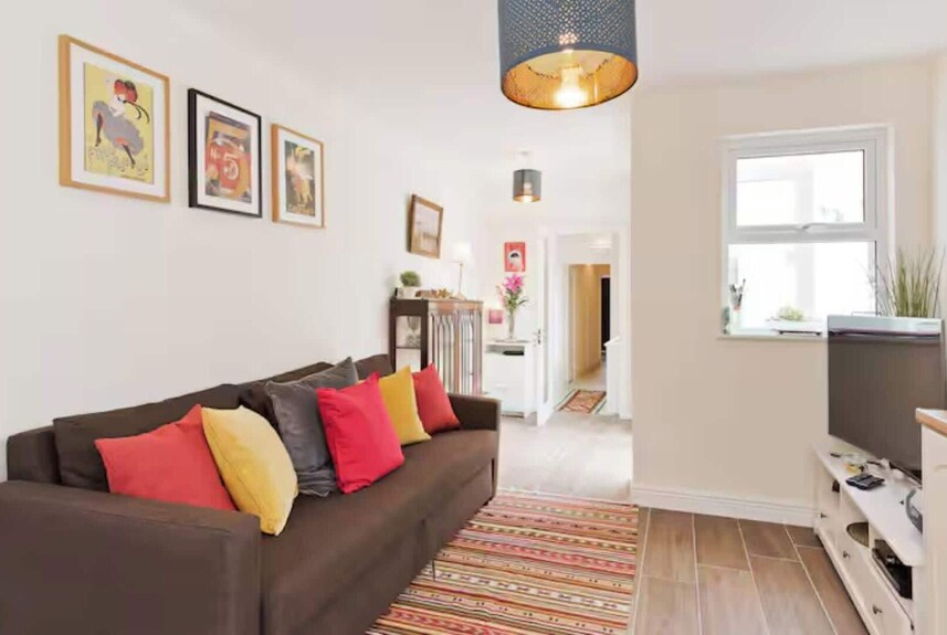 Charming Riverside Apartment Minutes From City - Dublin