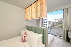 Quarto Premium | Roupa de alta qualidade, cofre no quarto, cortinas/cortinados opacos