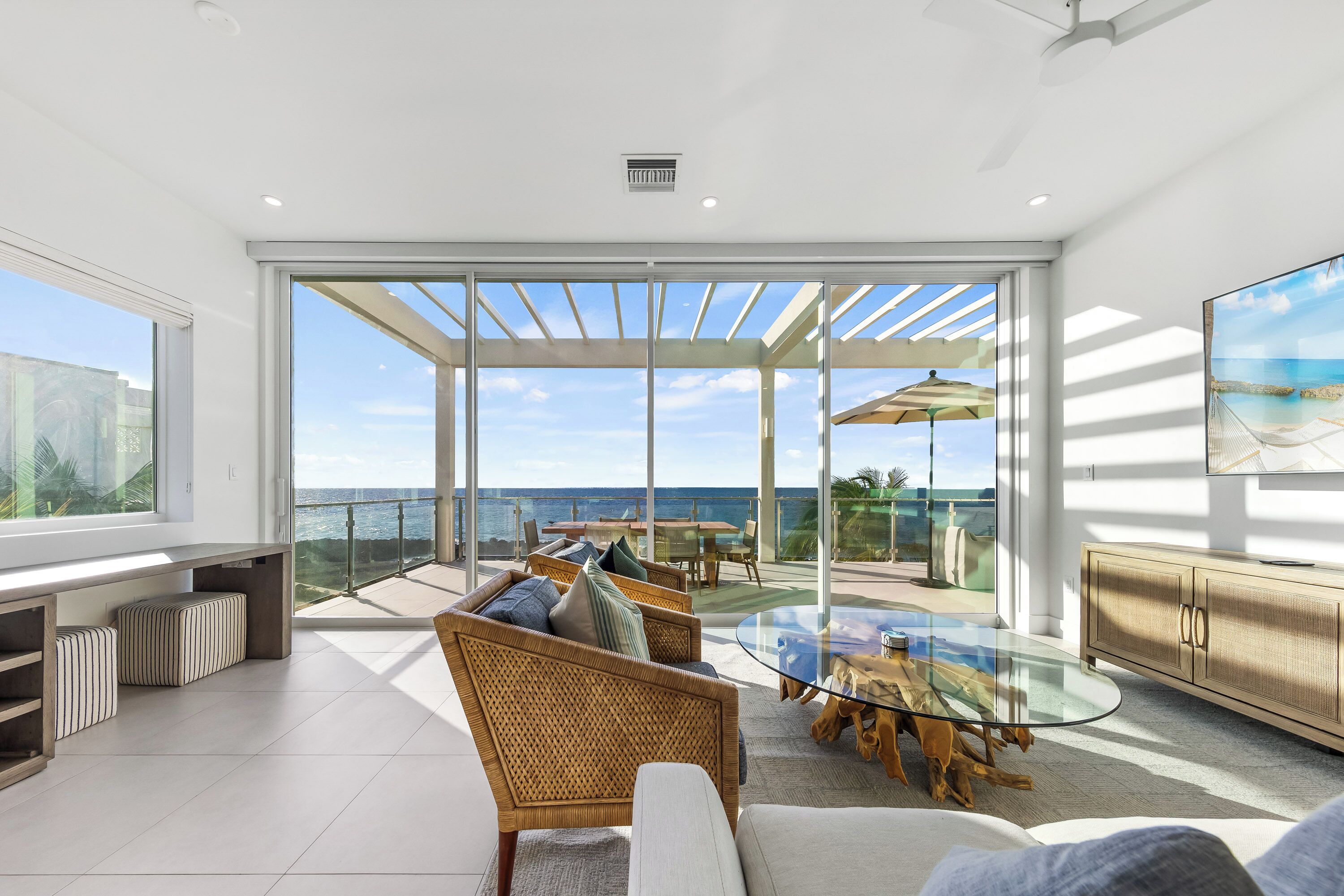 3 Bedroom Condo With Incredible Seaviews And Sunsets! Call Cayman Villas! - West Bay