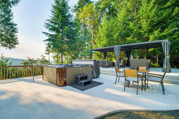 Mtn Views & Hot Tub: Umpqua Valley Villa! - Becker Vineyard, Roseburg