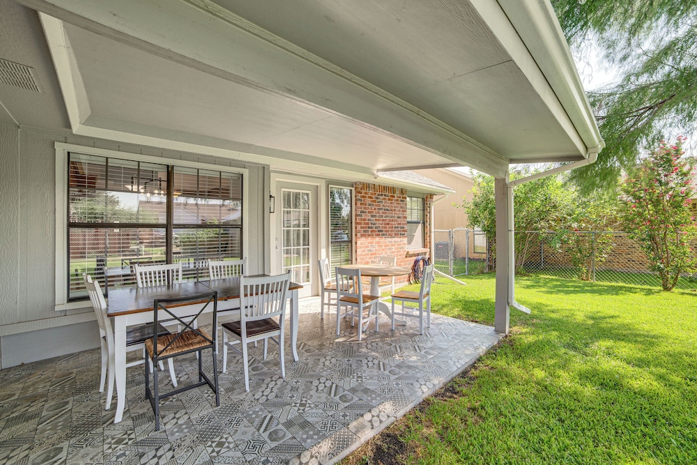 Fenced-in Yard: Home < 1 Mi To Lake Ray Hubbard! - 達拉斯