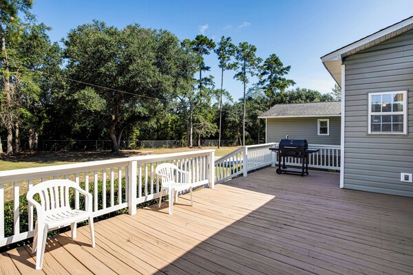 Large Yard & Historic Charm: Orangeburg Retreat! - North