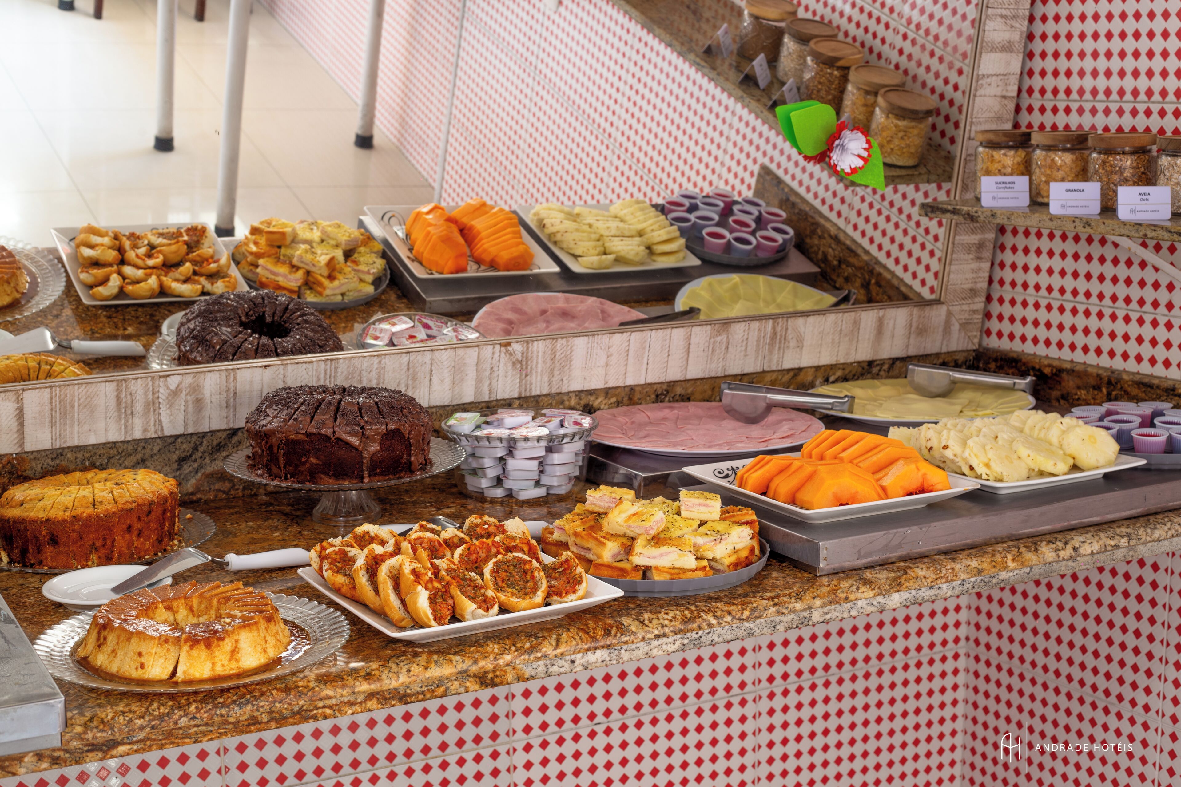 Café da manhã com buffet grátis todos os dias