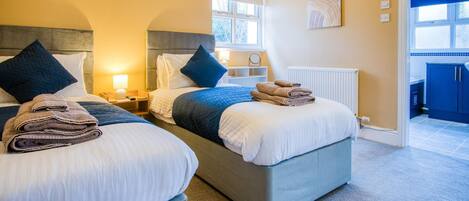 Casa | 9 quartos, acesso à internet de alta velocidade