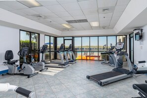 Apartamento em Condomínio Fechado, 2 quartos | Sala de fitness