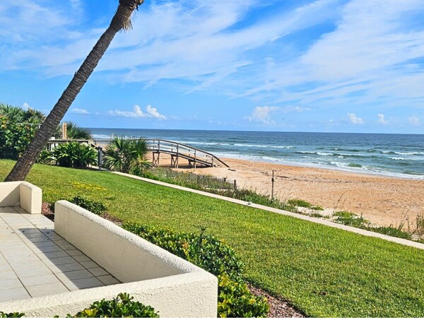 Barry Palm 202 By Distinctive Beach Rentals - Ormond Beach, FL