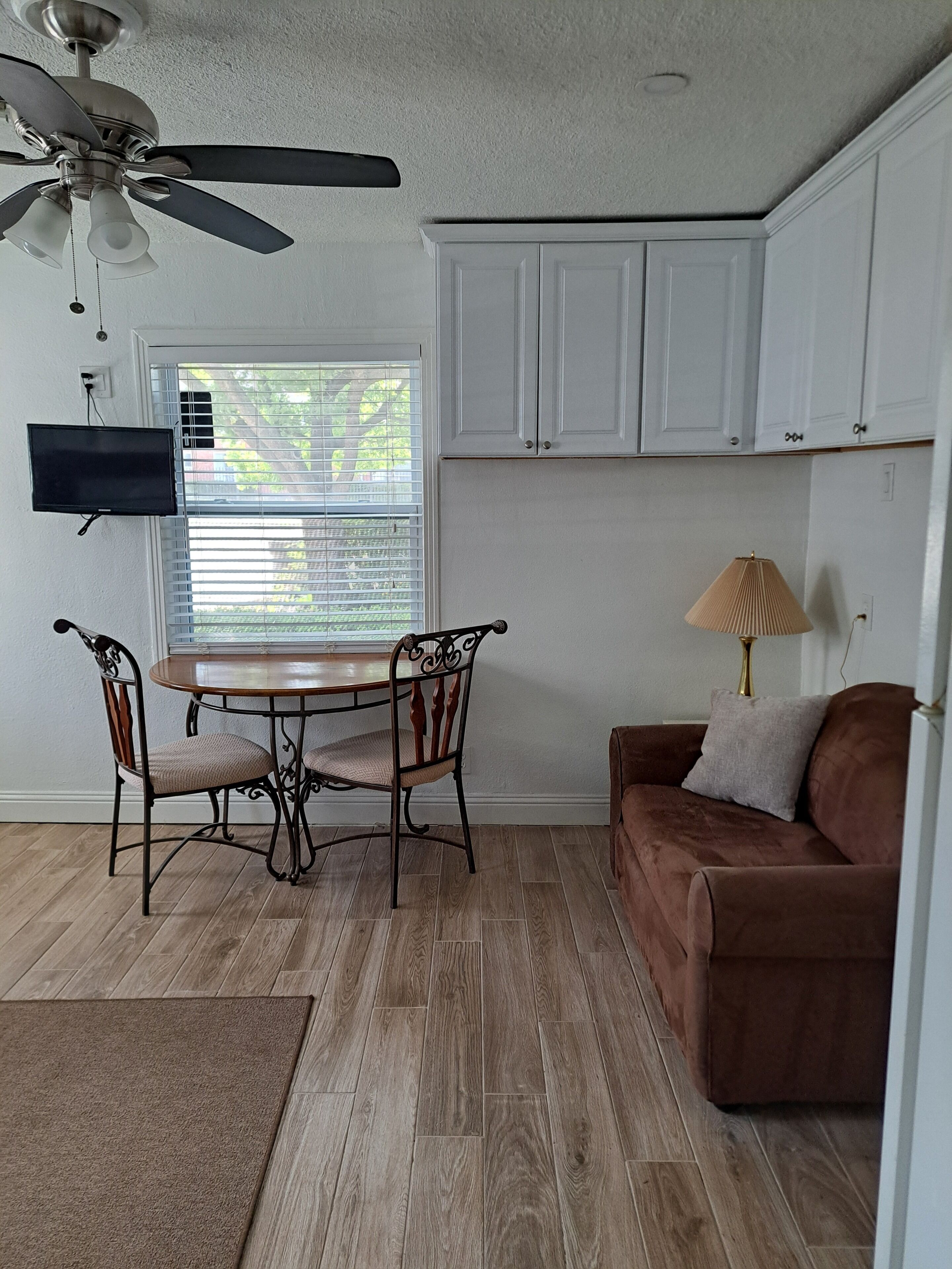 Cozy One Bedroom Apartment Minutes From The  Stock Yards And Downtown Ft Worth! - Fort Worth, TX