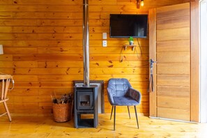Cabana de Madeira Comfort, vista para o jardim | Comodidade do quarto
