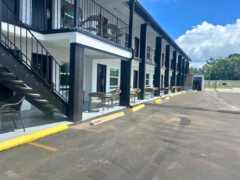 Gardenview - Tampa, FL