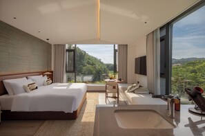 Quarto Duplo de Luxo, vista para o jardim | Secretária, secretária adequada para computadores portáteis