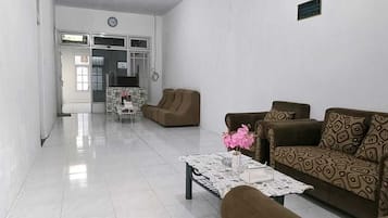 Quarto Duplo Básico | Sala de estar