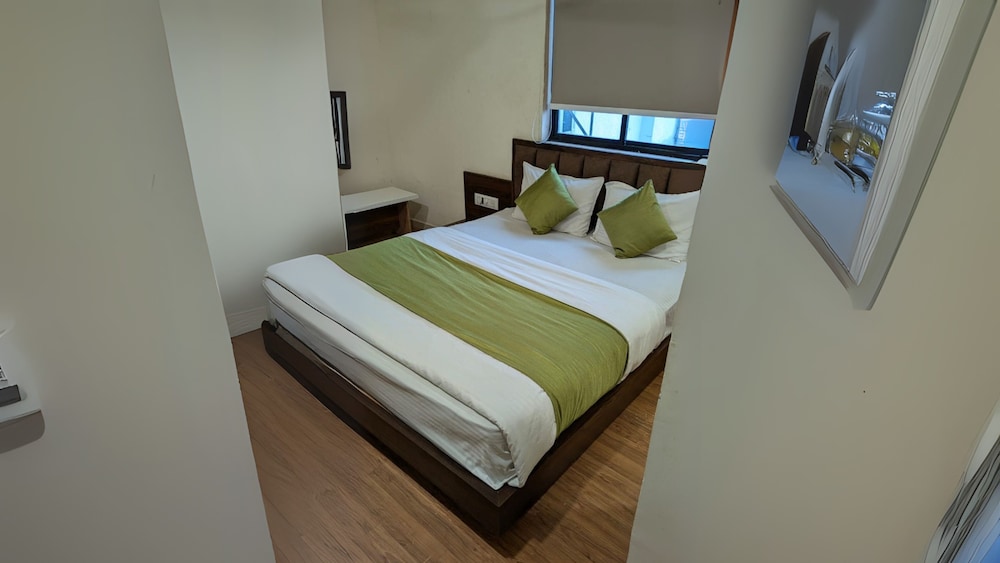Hotel Vr Inn - Vadodara