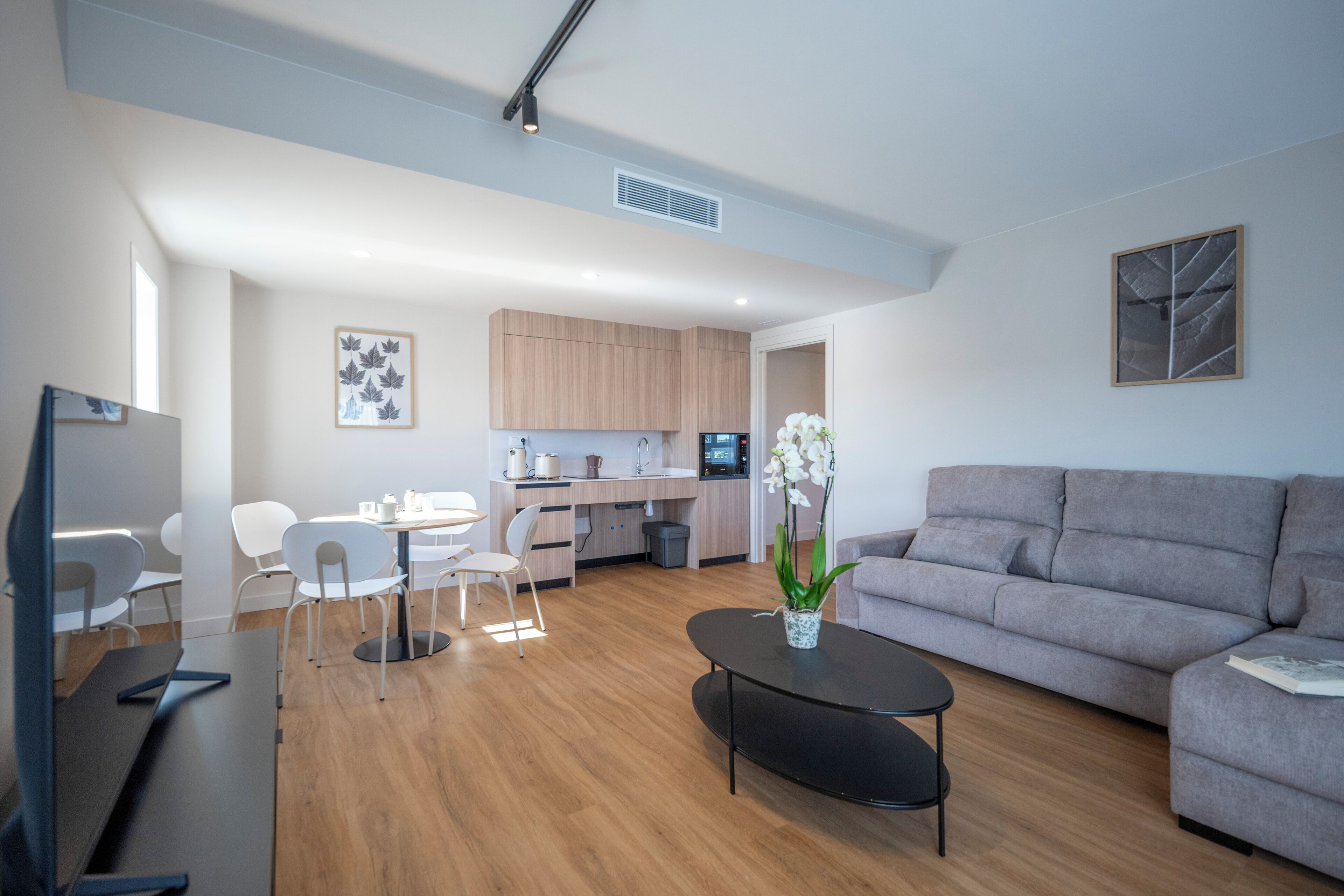 Apartamento, vista para o jardim | Cozinha privada | Uma cadeira de bebé 