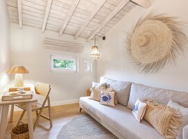 Quarto Executivo | Com decoração personalizada, Wi-fi grátis, roupa de cama fornecida
