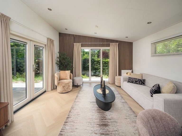 Geniet Van Een Luxe Vakantiewoning Voor 4 Personen In De Bosrijke Natuur Van De Veluwe, Compleet Met Moderne Voorzieningen, Airconditioning En Een Stijlvolle Pergola Voor Optimaal Comfort. Daarnaast Kun Je Volledig Tot Rust Komen In De Heerlijke Priv - Brummen