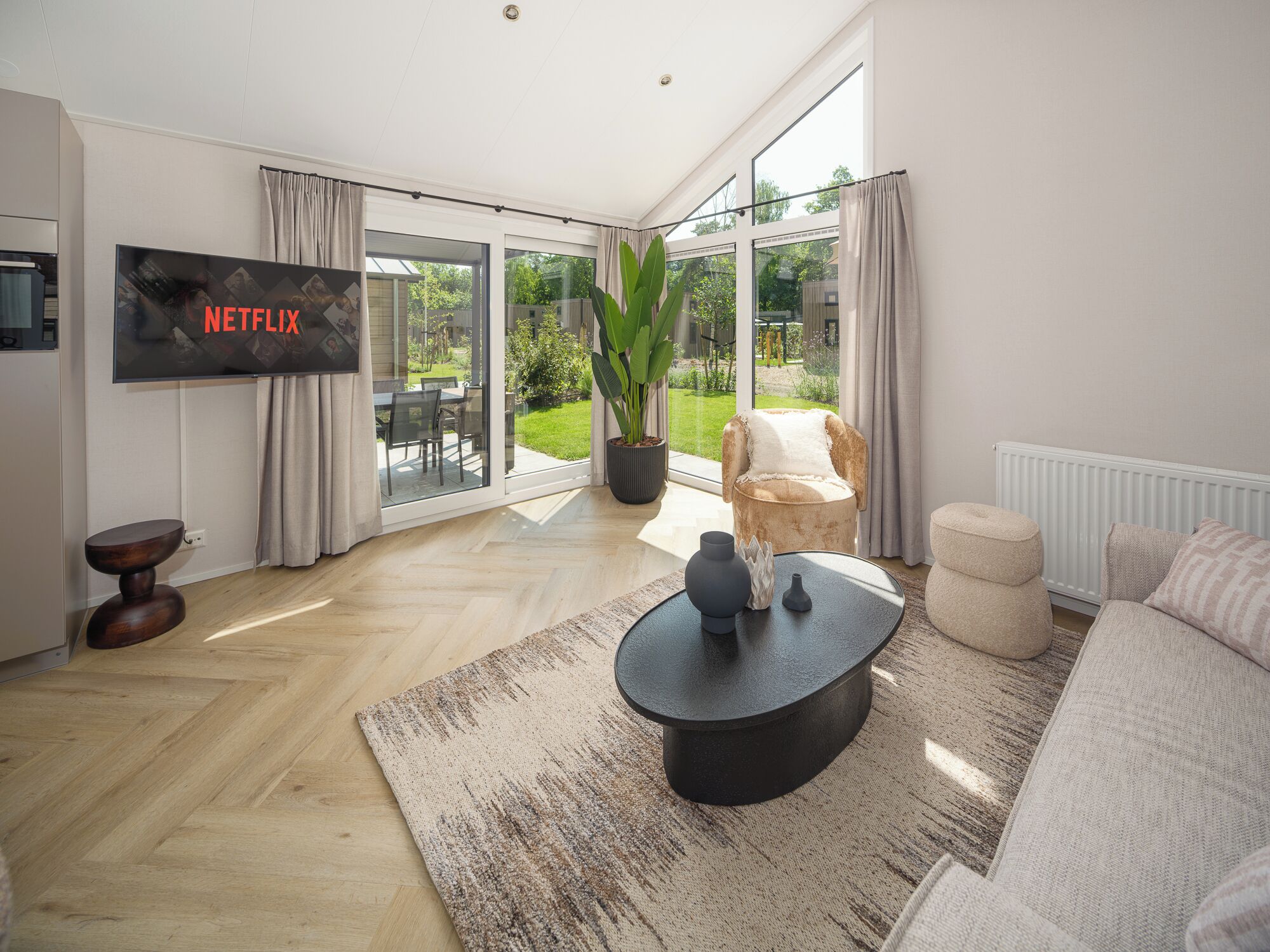 The Doornenburg Lodge Offers A Comfortable Holiday Home For 6 People With Modern Amenities And A Private Terrace In The Veluwe. - Deventer