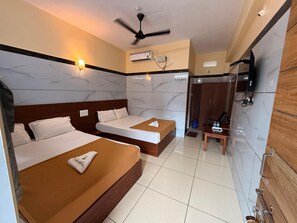 Quarto Duplo ou Twin, vista para a baía | Sala de estar