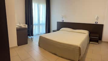 Quarto standard | Roupas de cama premium, edredons de pluma, cofres nos quartos
