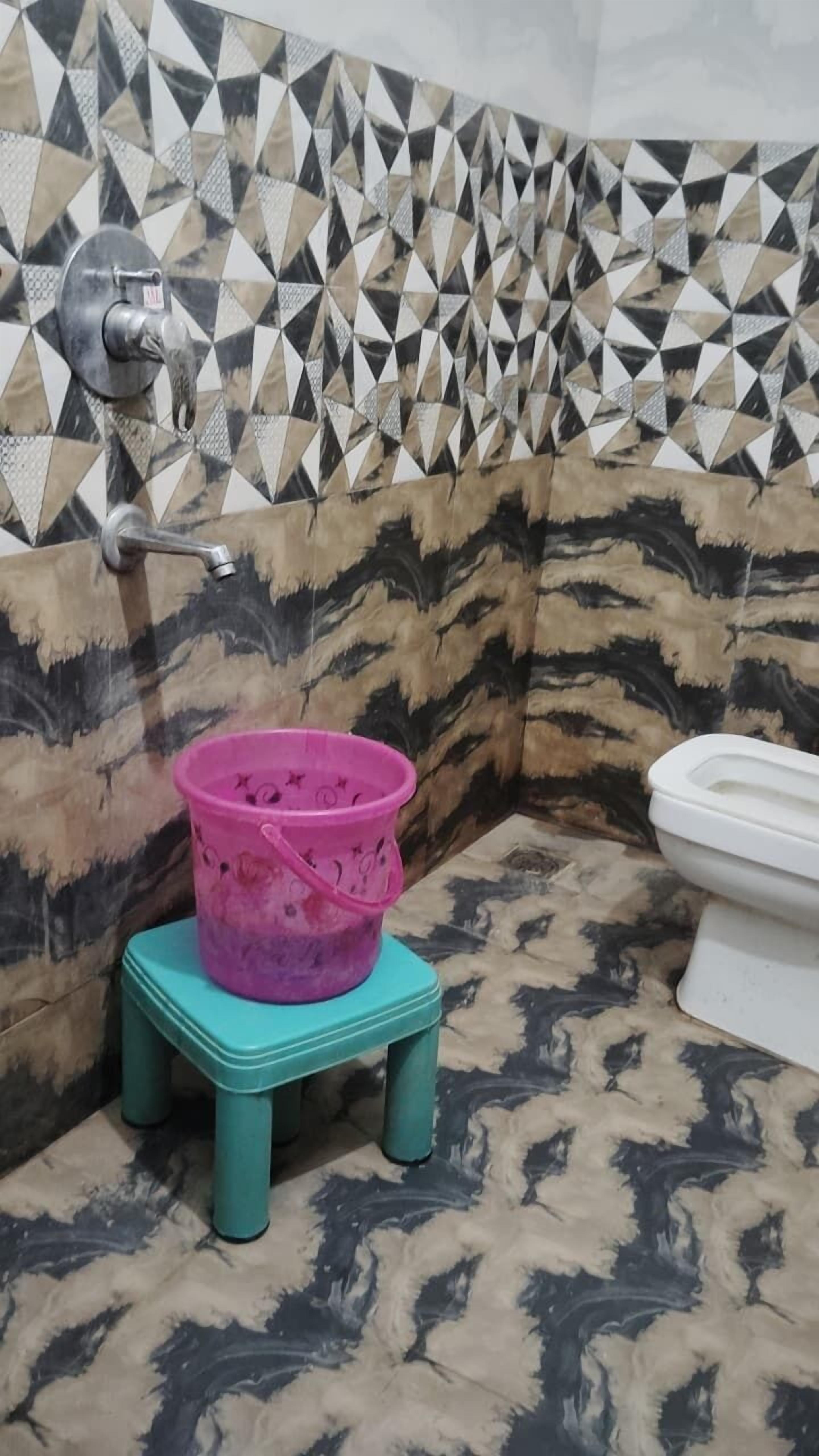 Quarto superluxo | Banheiro | Chuveiro, produtos de toalete grátis, toalhas de banho, sabonete
