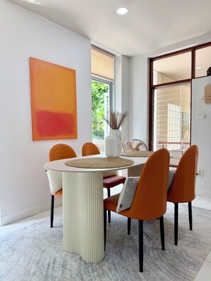 Casa, 2 quartos, para fumantes, sacada | Sala de jantar