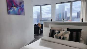 Apartamento Comfort, Vista para a cidade | Quartos insonorizados, ferro/tábua de engomar, Wi-fi grátis