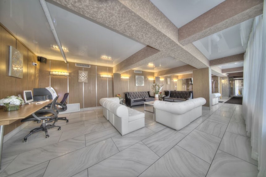 Stylish Fort Lauderdale Stay Near Riverwalk, | Two 2-bedroom Unit In The Garden - Fort Lauderdale