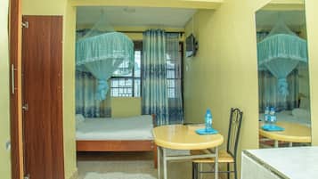 Quarto Duplo Deluxe | Wi-fi grátis, roupa de cama fornecida