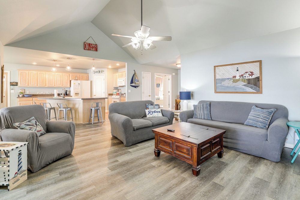 Bring Your Boat! Lakefront Home W/ Dock In Grove - Grove