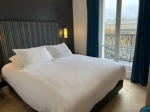 Quarto casal standard, vista para a cidade | Cofres nos quartos, quartos à prova de som