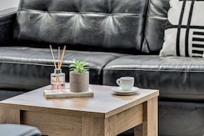 Apartamento, 1 quarto, Vista para a cidade | Secretária, secretária adequada para computadores portáteis 