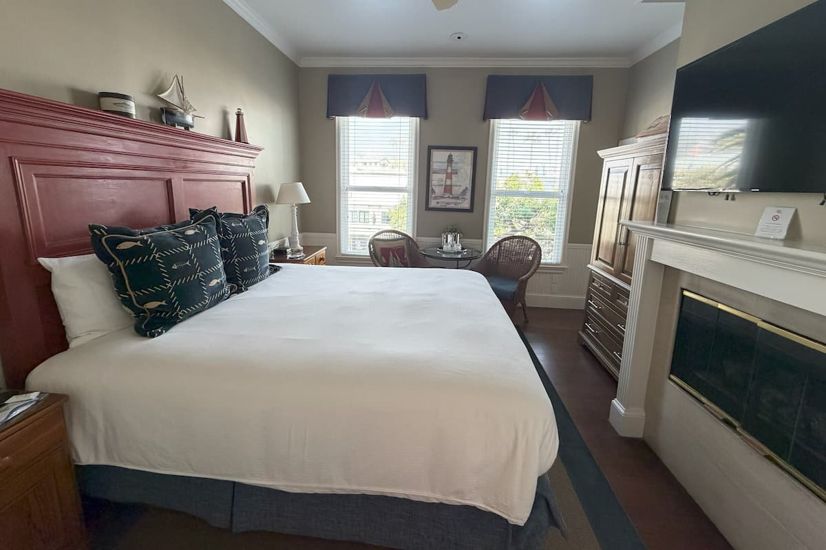 Quarto de Luxo | Cofre no quarto, cortinas/cortinados opacos, Wi-fi grátis