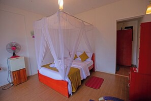 Quarto Clássico com Cama de Casal, varanda, vista para a montanha | Wi-fi grátis