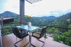 Quarto Clássico com Cama de Casal, varanda, vista para a montanha | Terraço/pátio interior