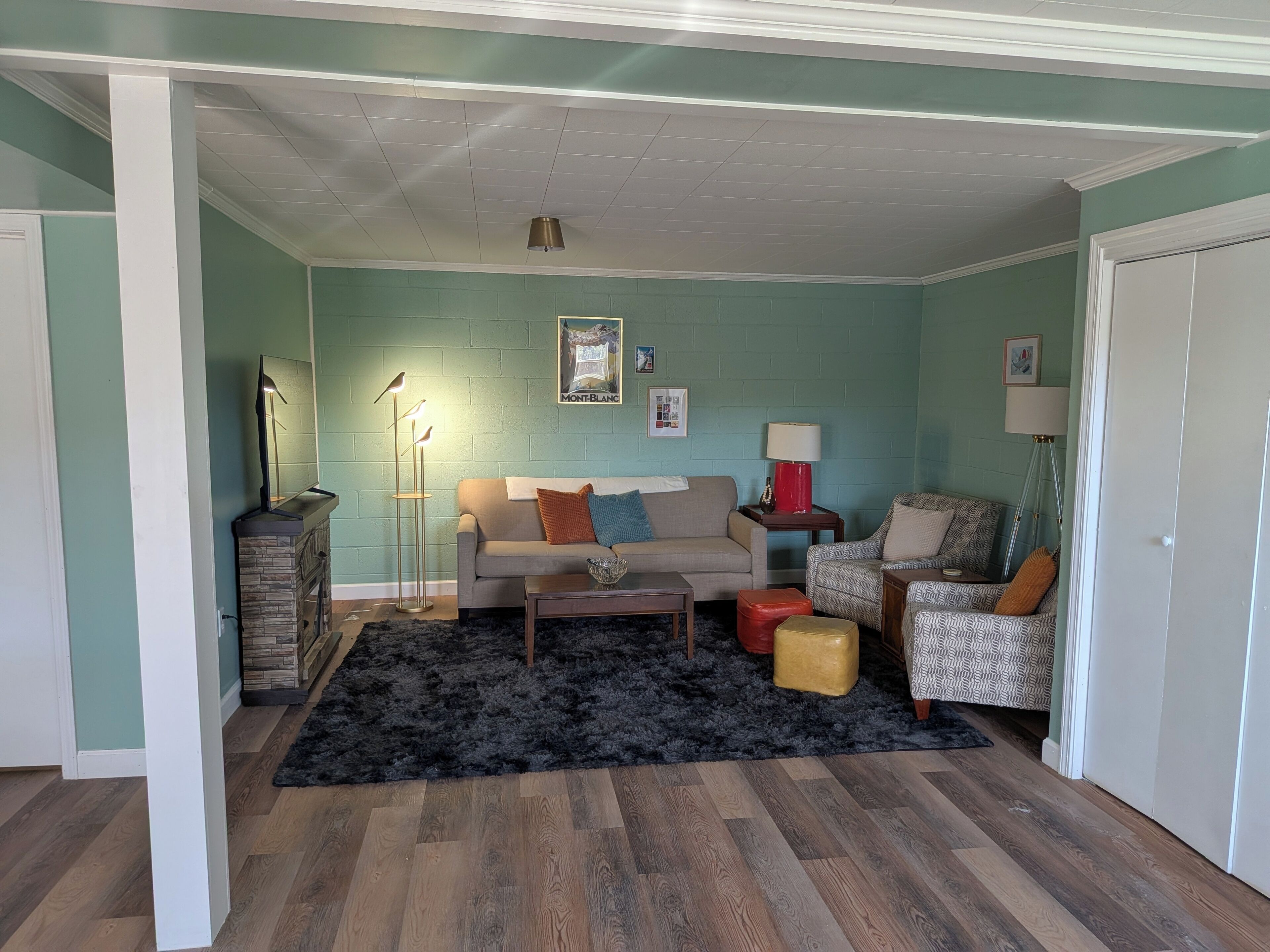 Mid-century Lake View Home. - Hickory, NC