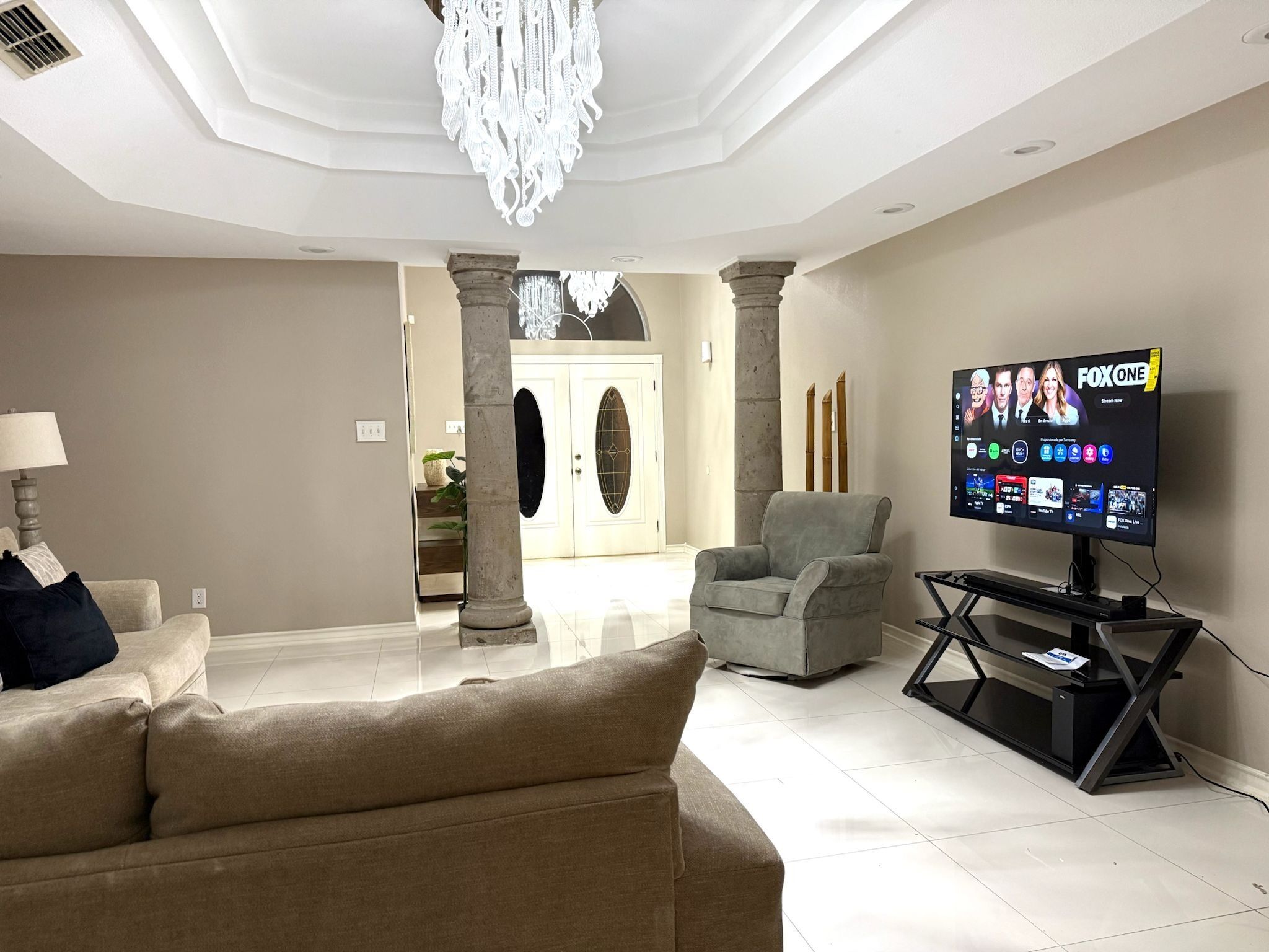 Charming 3-bedroom House With Ac And Fitness Space In Laredo - Laredo, TX