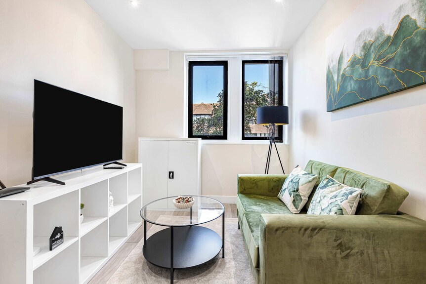 City Service Lets | New London Cheam Village 1 Bed | Ideal For Long Business Stays | With Parking - サービトン