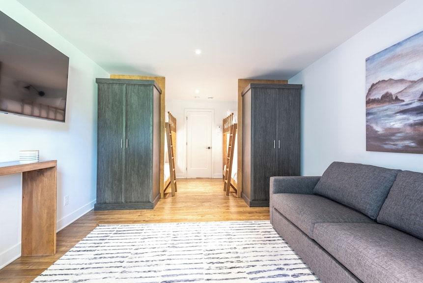 New! Chalet Arendelle| 5 Bedrooms | Hot Tub | Tremblant Living - Laurentides