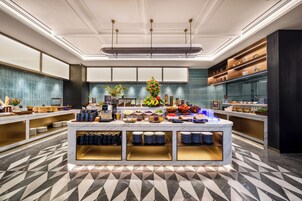 Pequeno-almoço self-service diário incluído 