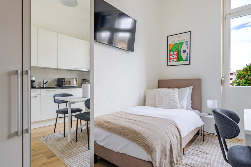 Blueground | Seebach, View, Nr Uetliberg - Zürich