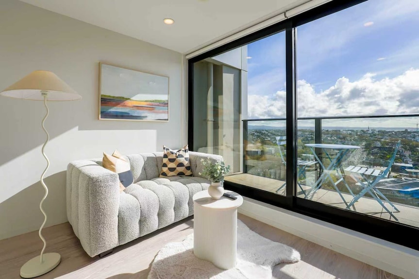 Sunny & Cozy Cbd Top-floor Getaway - Auckland