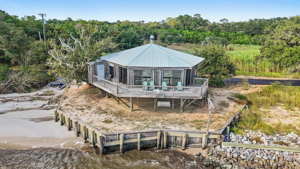 Rustic Retreat - Shepard State Park, Gautier