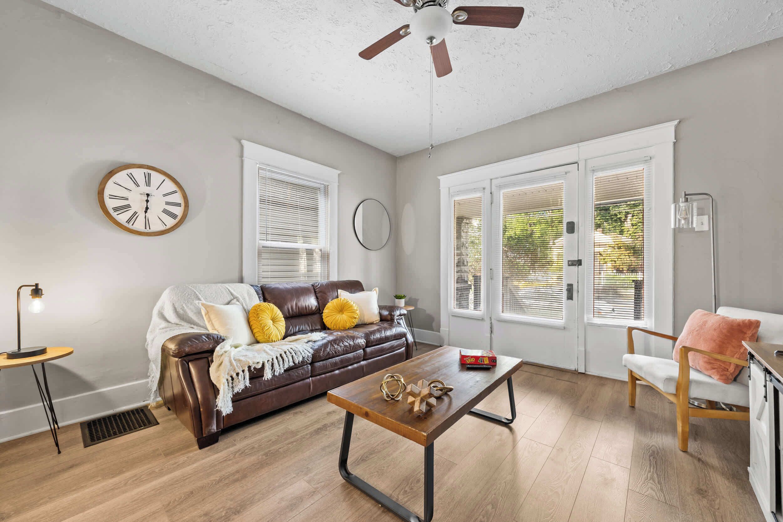 Spacious Home For Groups W Bbq, Firepit & Backyard - Louisville, KY