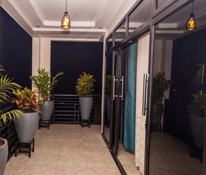 Apartamento Deluxe, 2 quartos, varanda, Vista para a cidade | Terraço/pátio interior