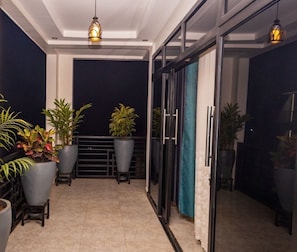 Apartamento Deluxe, 2 quartos, varanda, Vista para a cidade | Terraço/pátio interior
