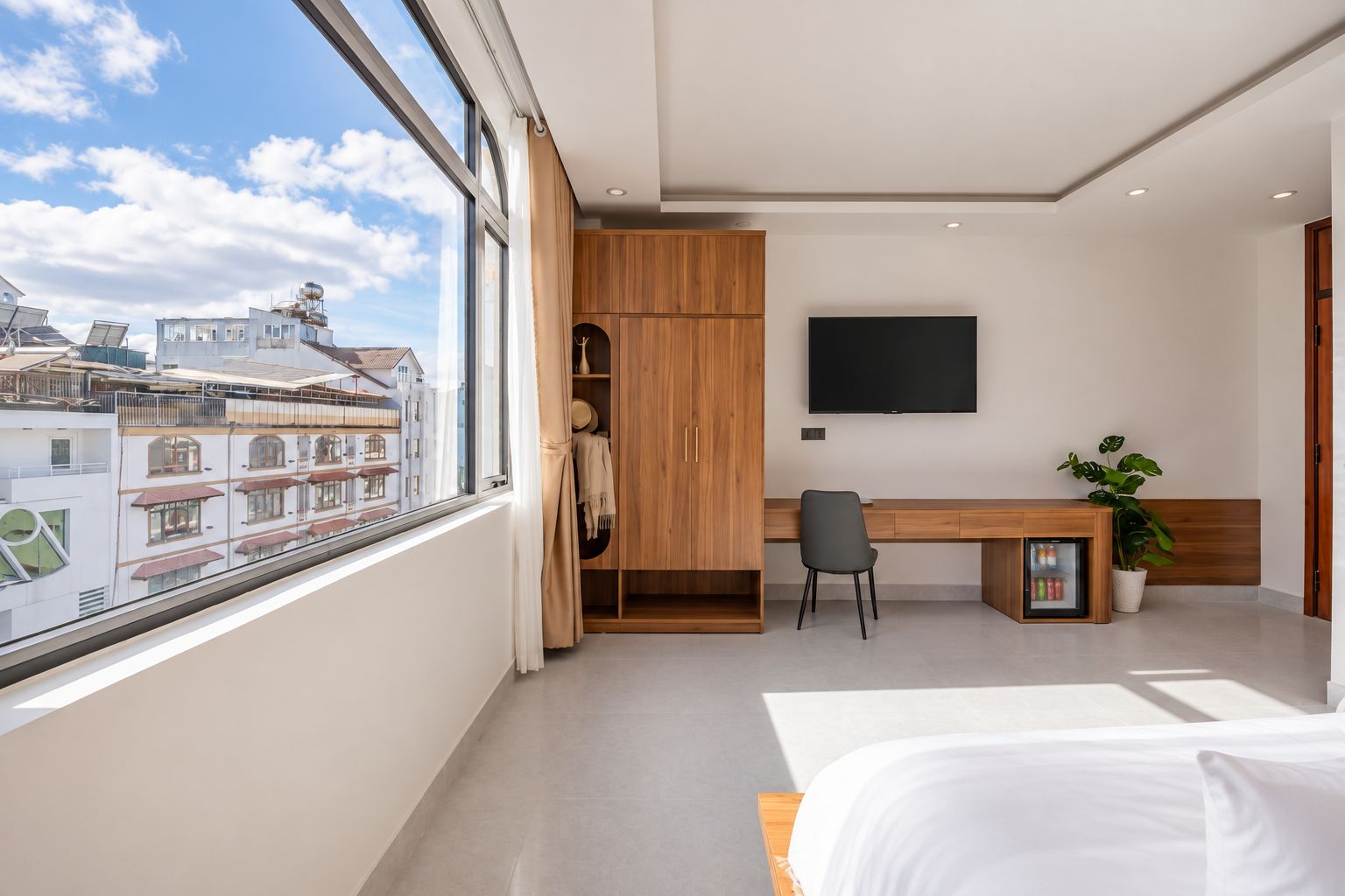Quarto Duplo Comfort | Lençóis de algodão egípcio, roupa de alta qualidade, secretária 